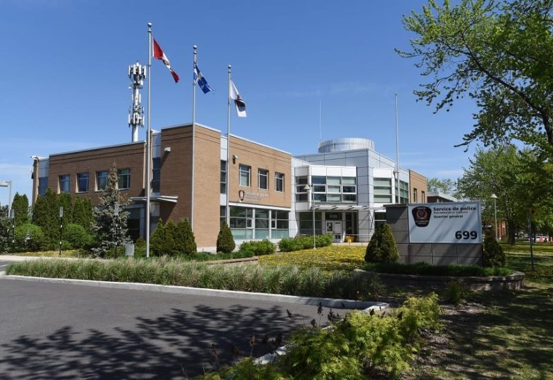 Construction d'un garage pour le poste de police de Longueuil